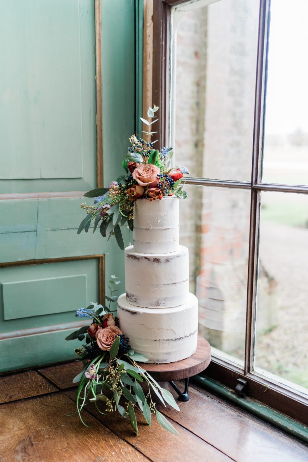 Suffolk winter wedding inspiration at Glemham Hall